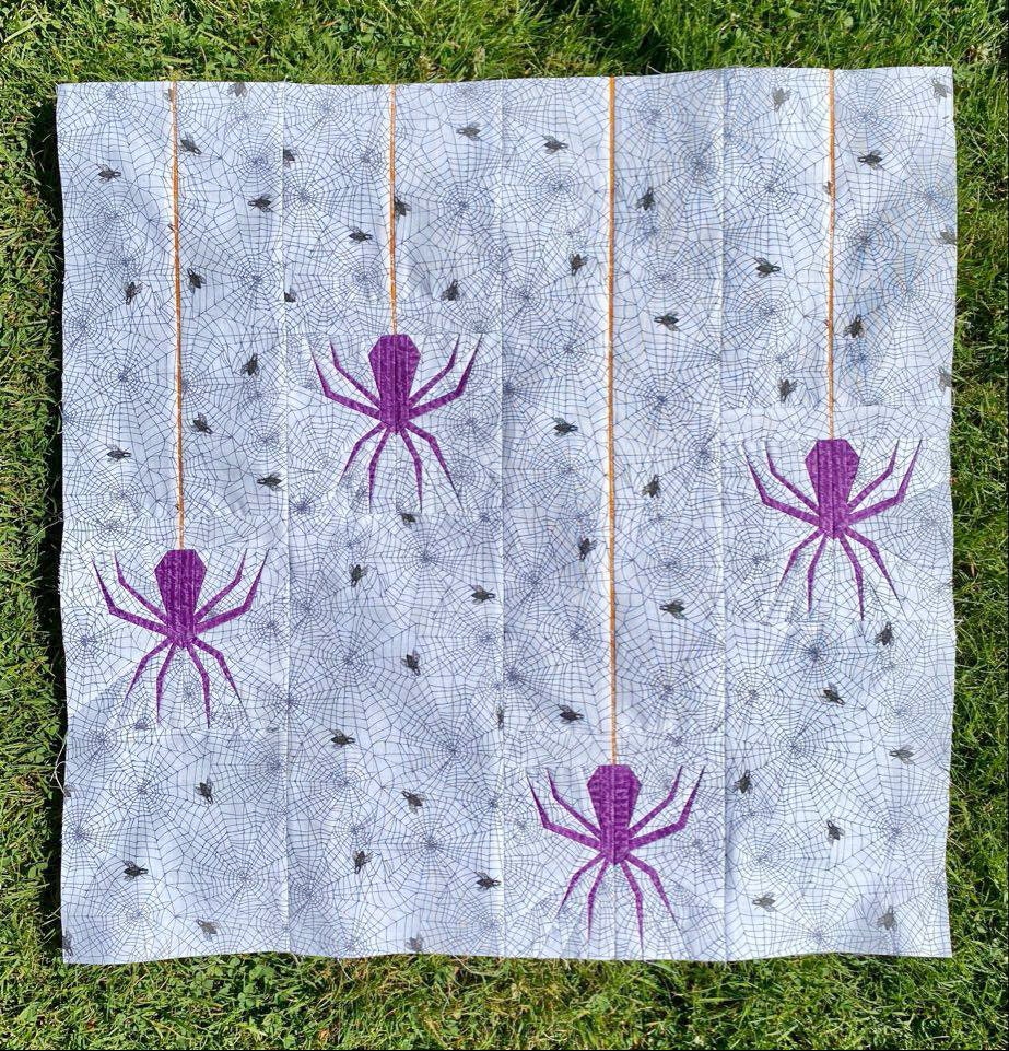 Sneaky Spiders Mini Quilt Pattern - Etsy