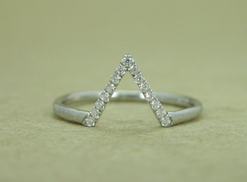 Chevron Diamond Ring Curved Wedding Band Pave V Ring - Etsy