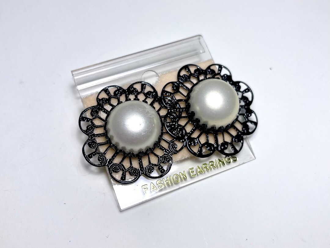 Vintage Pearl and Black Statement Push-back Closure Earrings - Etsy