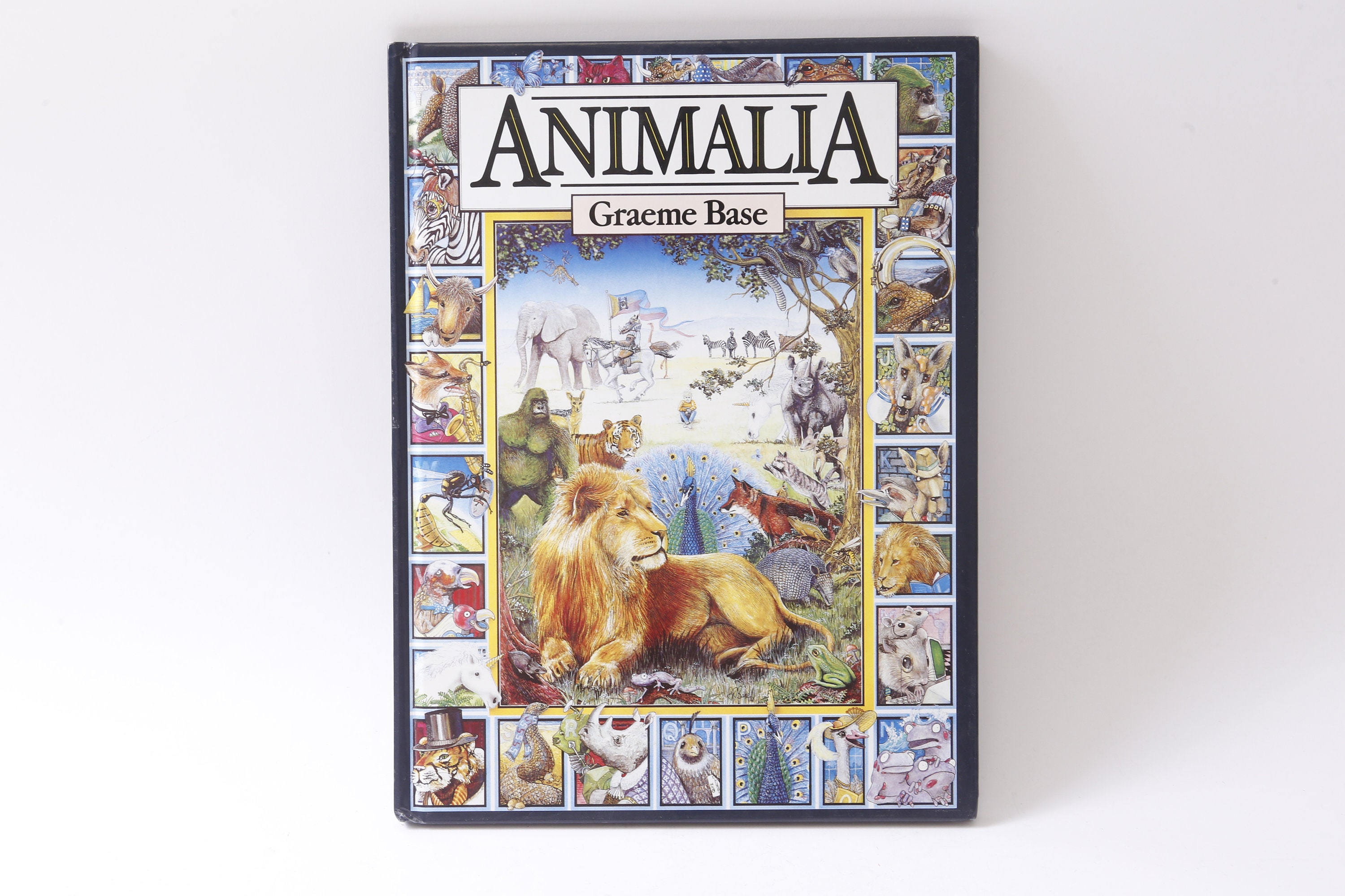 Animalia Graeme Base