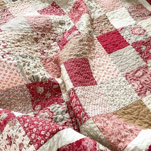 Chateau De Chantilly Patchwork Quilt/elegant Lap Quilt/50”x58” - Etsy