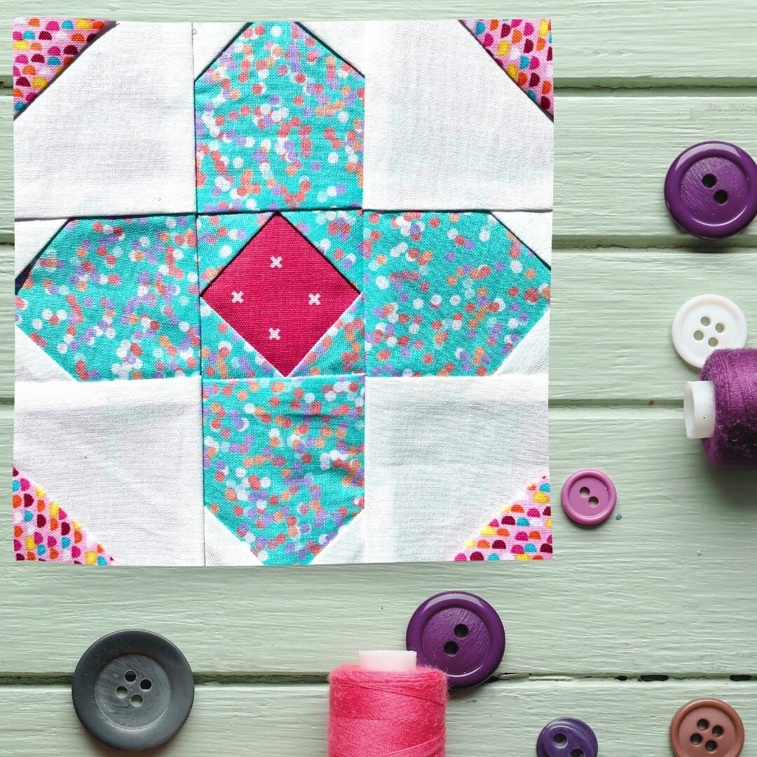 Daisy Foundation Paper Pieced Quilt Block Pattern FPP 15 X 15cm 25 X ...