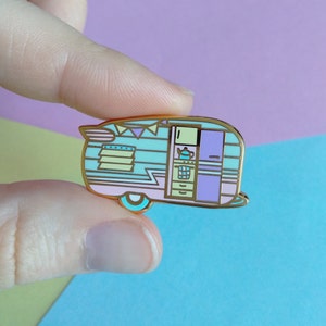 CARAVAN PIN- Tiny Houses Hard Enamel Pin Roulotte - Etsy