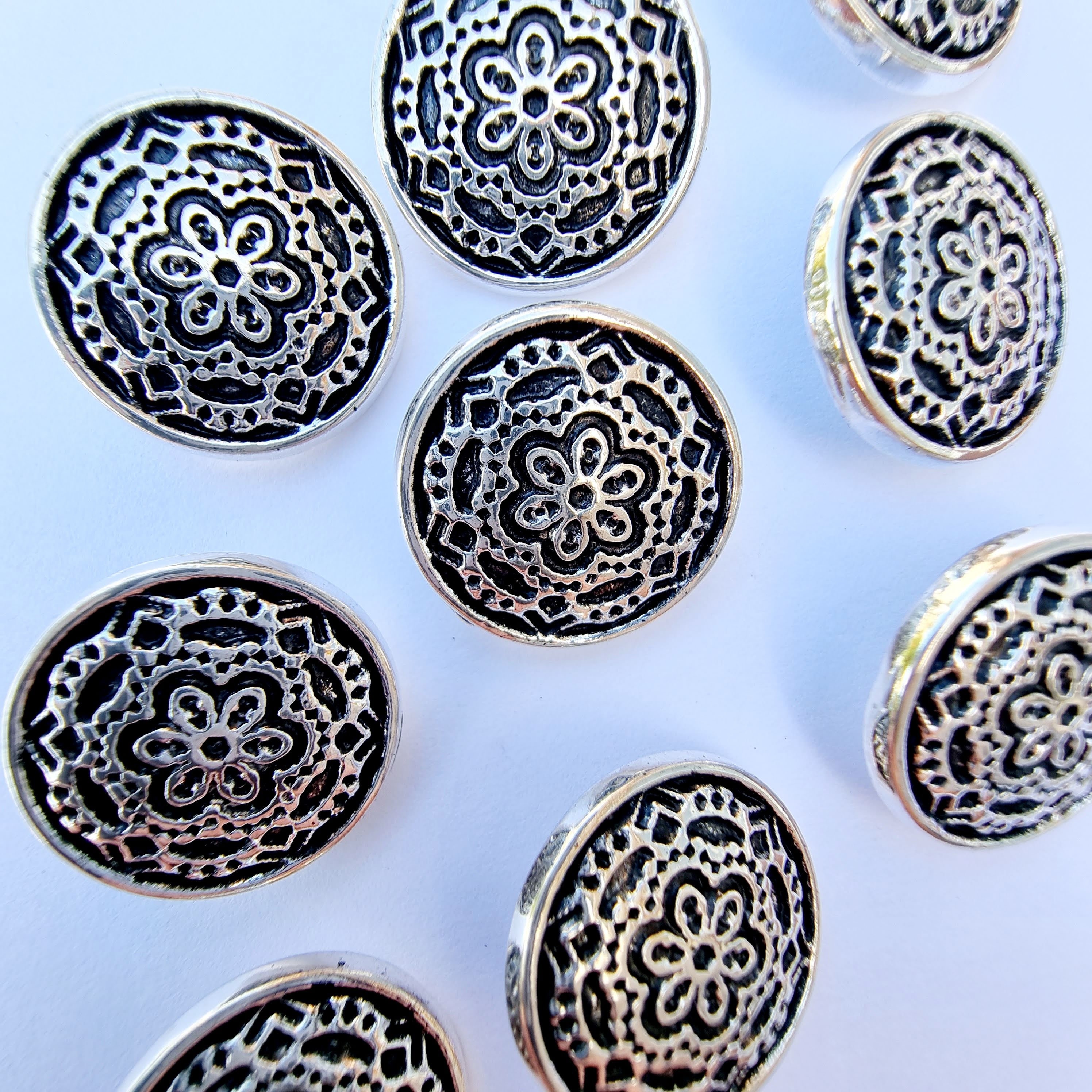 5x Antique Silver Round Flower Pattern Metal Buttons – 20mm, Shank ...
