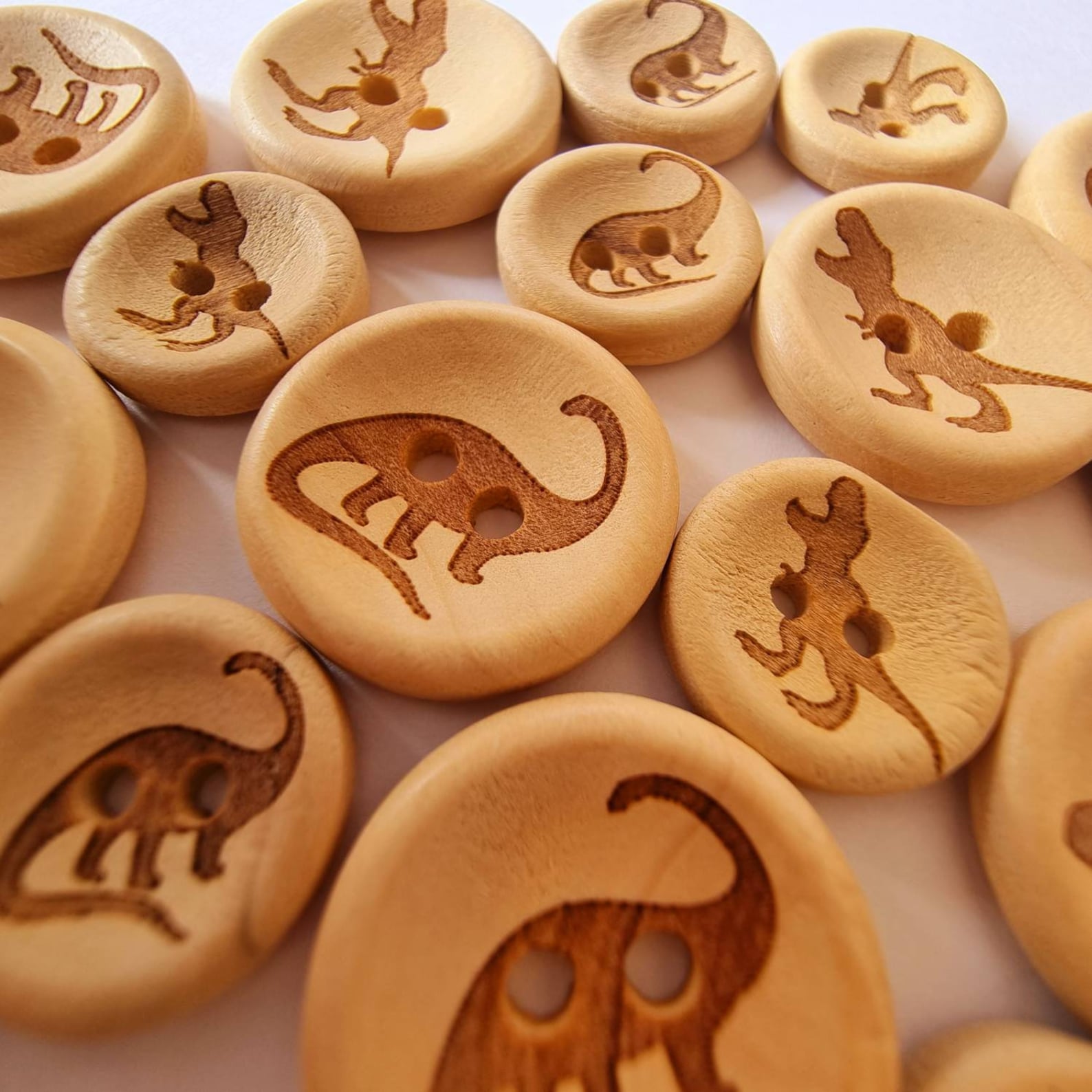 10 X Wooden Dinosaur Buttons - 15mm, 20mm, Round, Dino, T-rex ...
