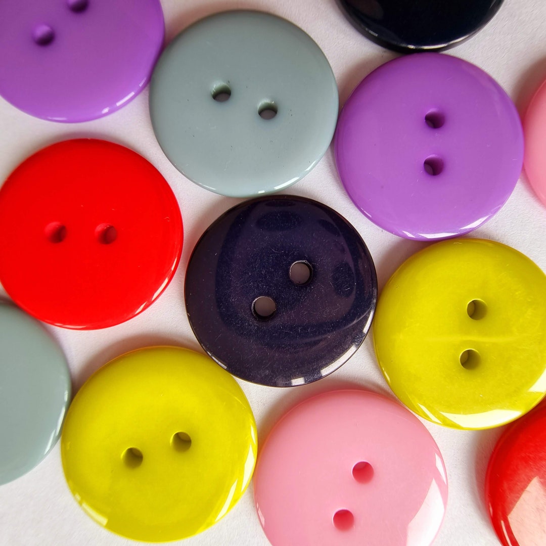 10 X Beautiful Solid Colour Buttons – 23mm, 6 Colours, Round, Lilac ...