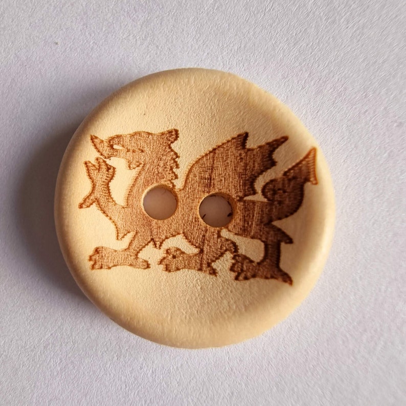 10 X Wooden Welsh Dragon Buttons - 15mm or 20mm, Round, Wales, Cymru Am ...