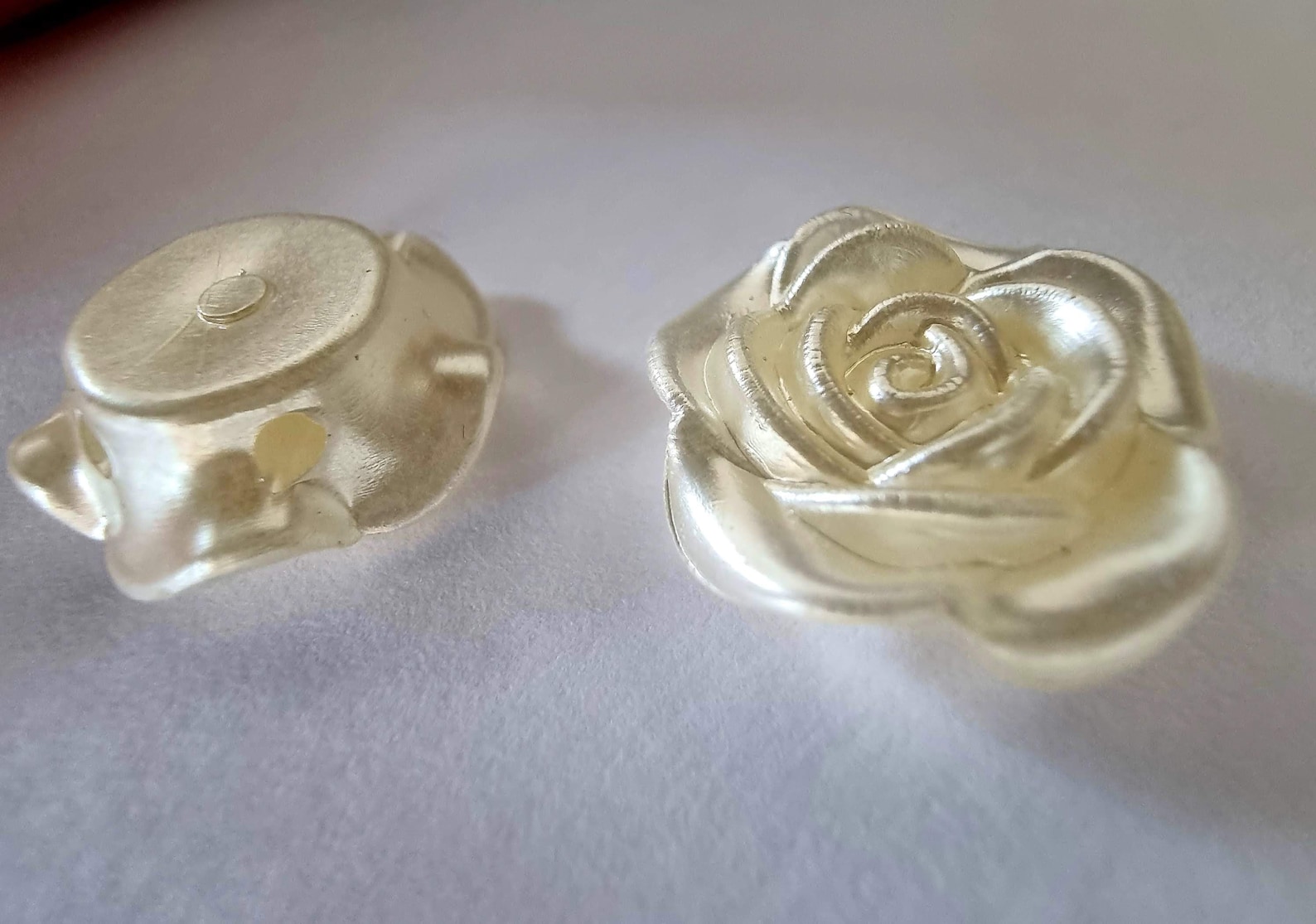 White Rose Buttons – 2 Sizes - 12mm, 18mm, Shank, Garden, Nature ...