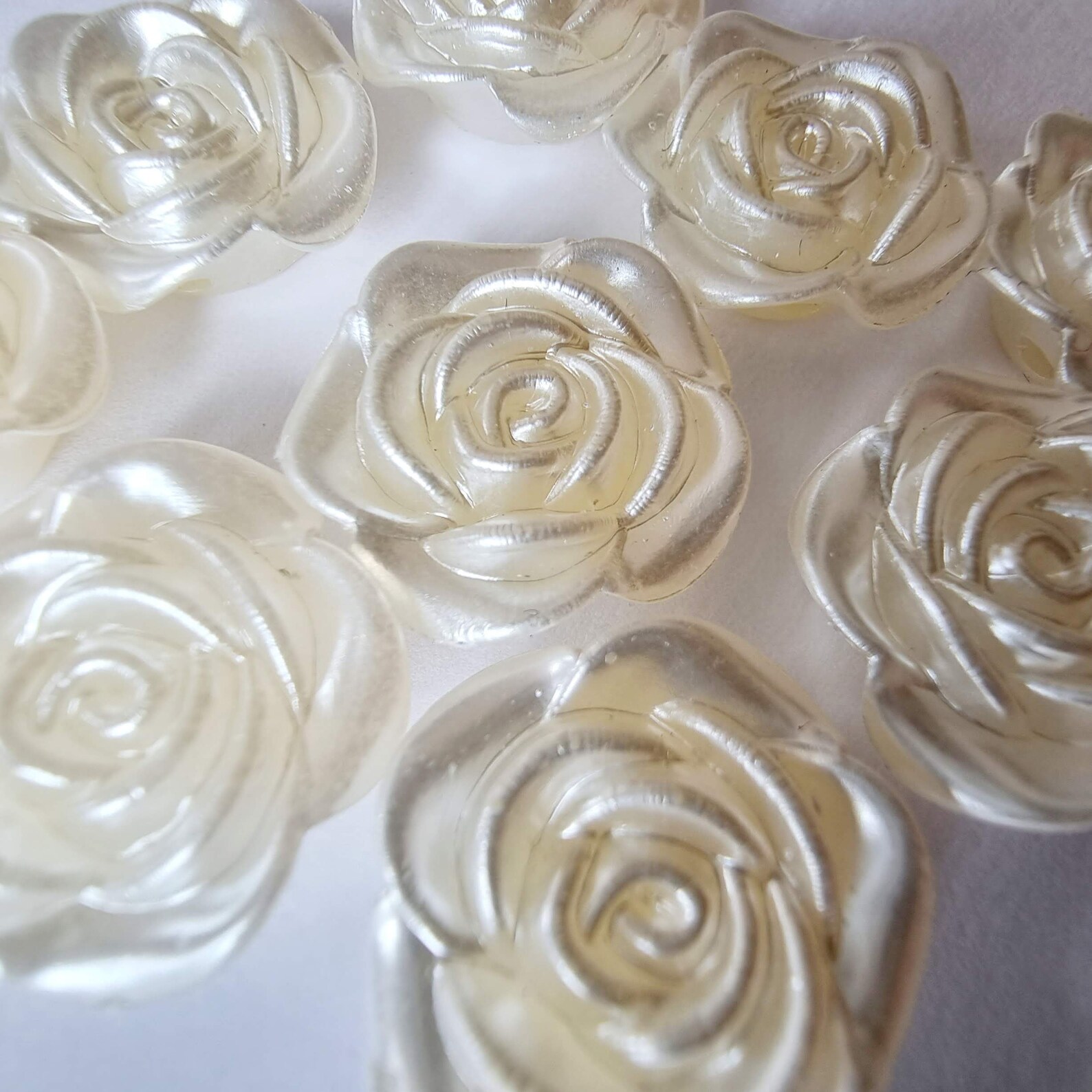 White Rose Buttons – 2 Sizes - 12mm, 18mm, Shank, Garden, Nature ...