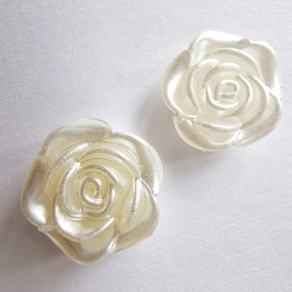 White Rose Buttons – 2 Sizes - 12mm, 18mm, Shank, Garden, Nature ...
