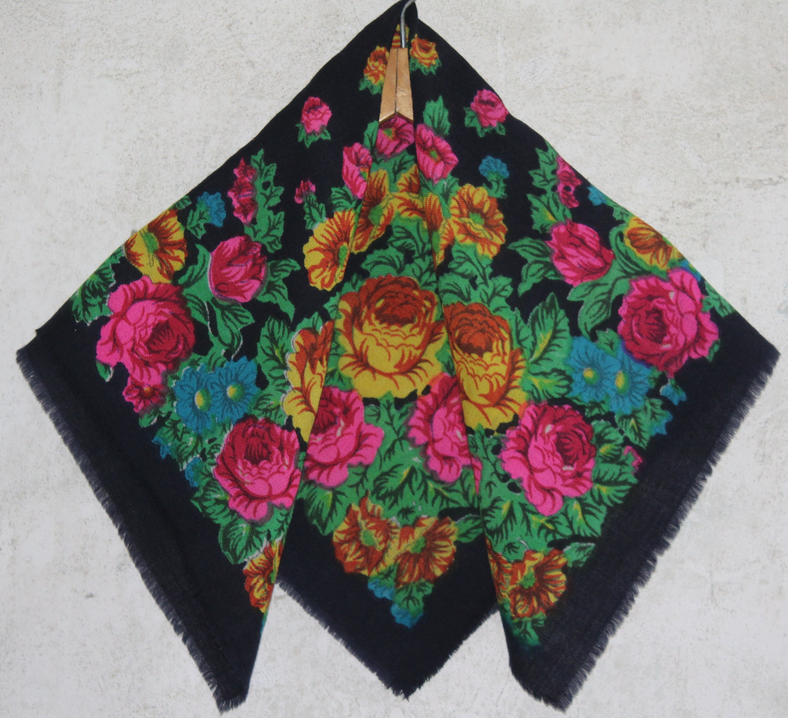 Soviet Wool scarf. Ukrainian shawl. Wool. Flower scarf. Black | Etsy