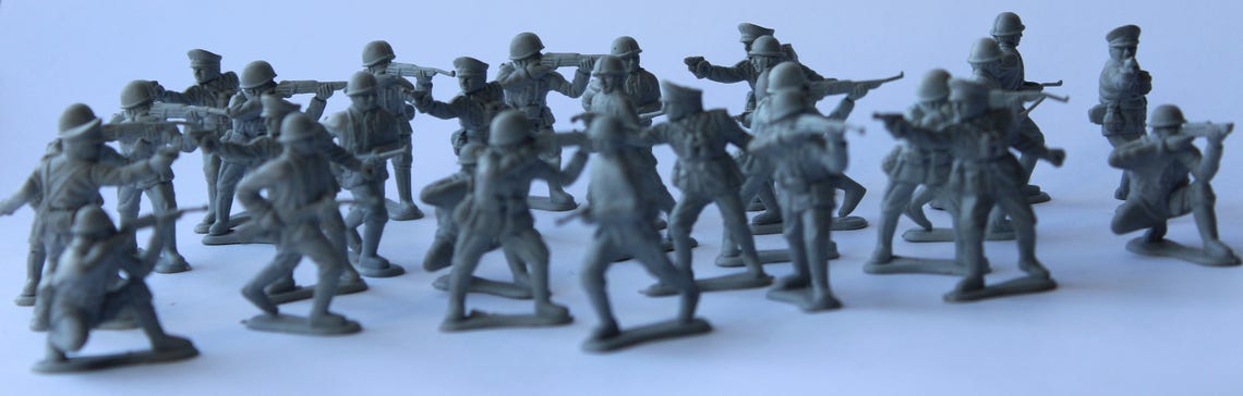 Set of 28 Vintage Soldiers. Small Plastic Toy Soldiers. - Etsy