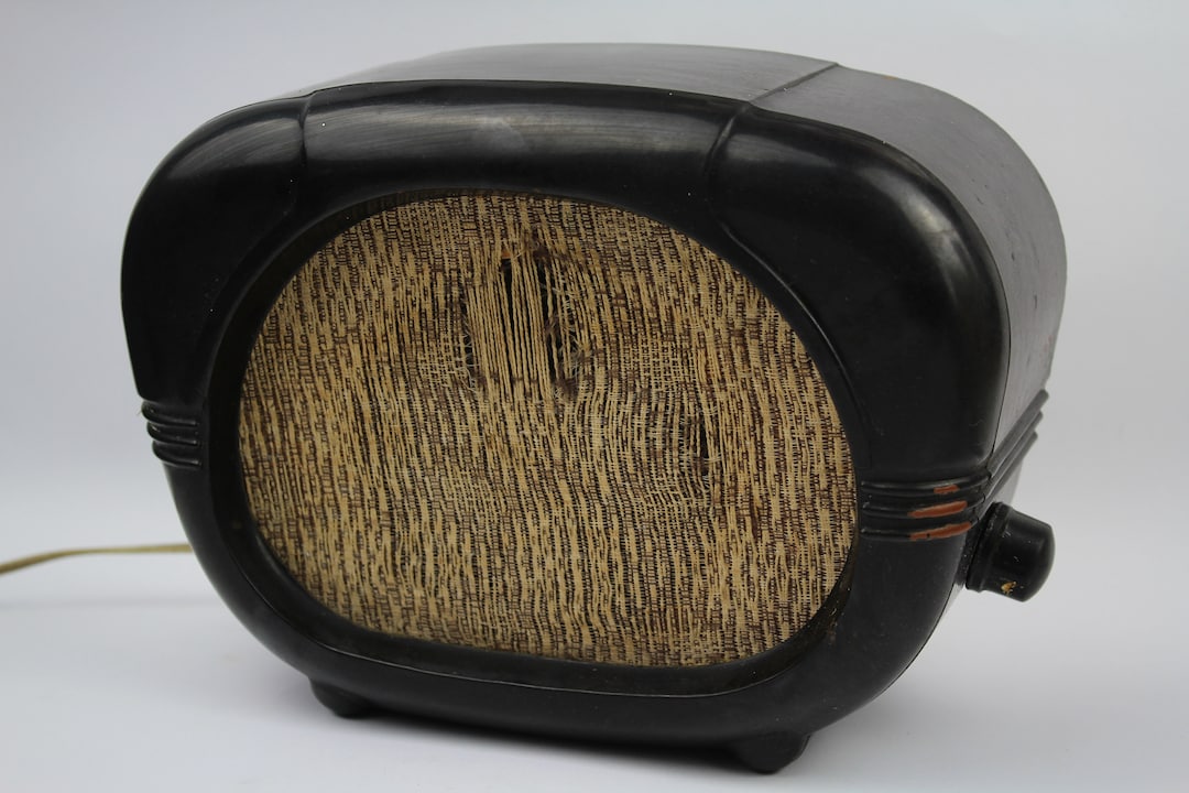 Perfect Retro Soviet Radio, Bakelite Radio, Vintage Radio USSR, Radio ...