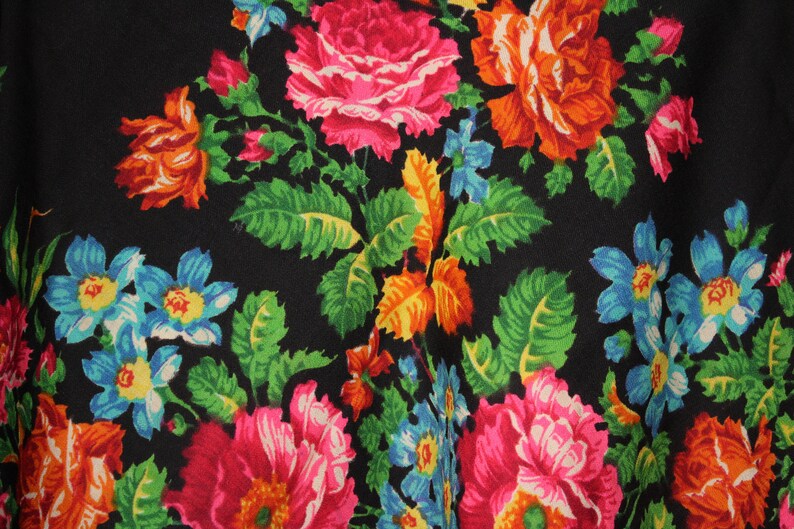Very Big Soviet Scarf. Ukrainian Shawl. Wool. Flower Scarf. - Etsy