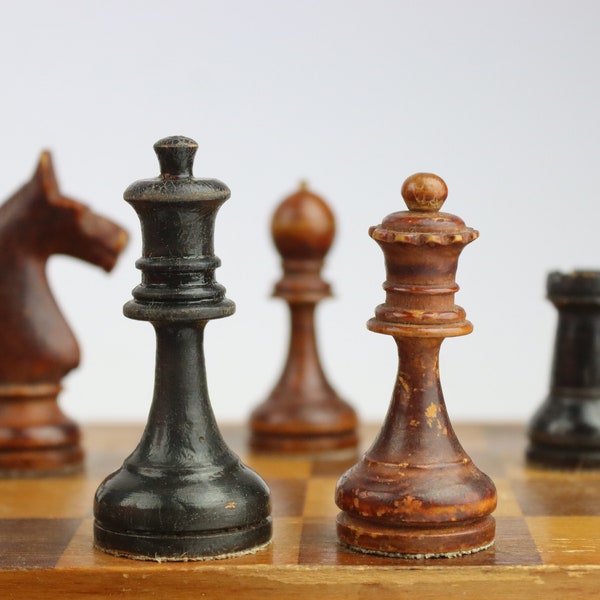 Antique Chess Set - Etsy