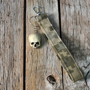 Skull Keychains, Gothic Style Key Fobs, Camouflage Fabric Keychain ...