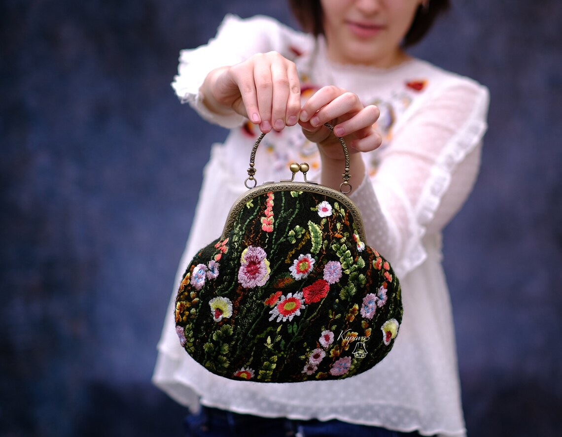 Green Flower Embroidered Felt Handbag With Metal Frame, Kiss Lock Coin ...