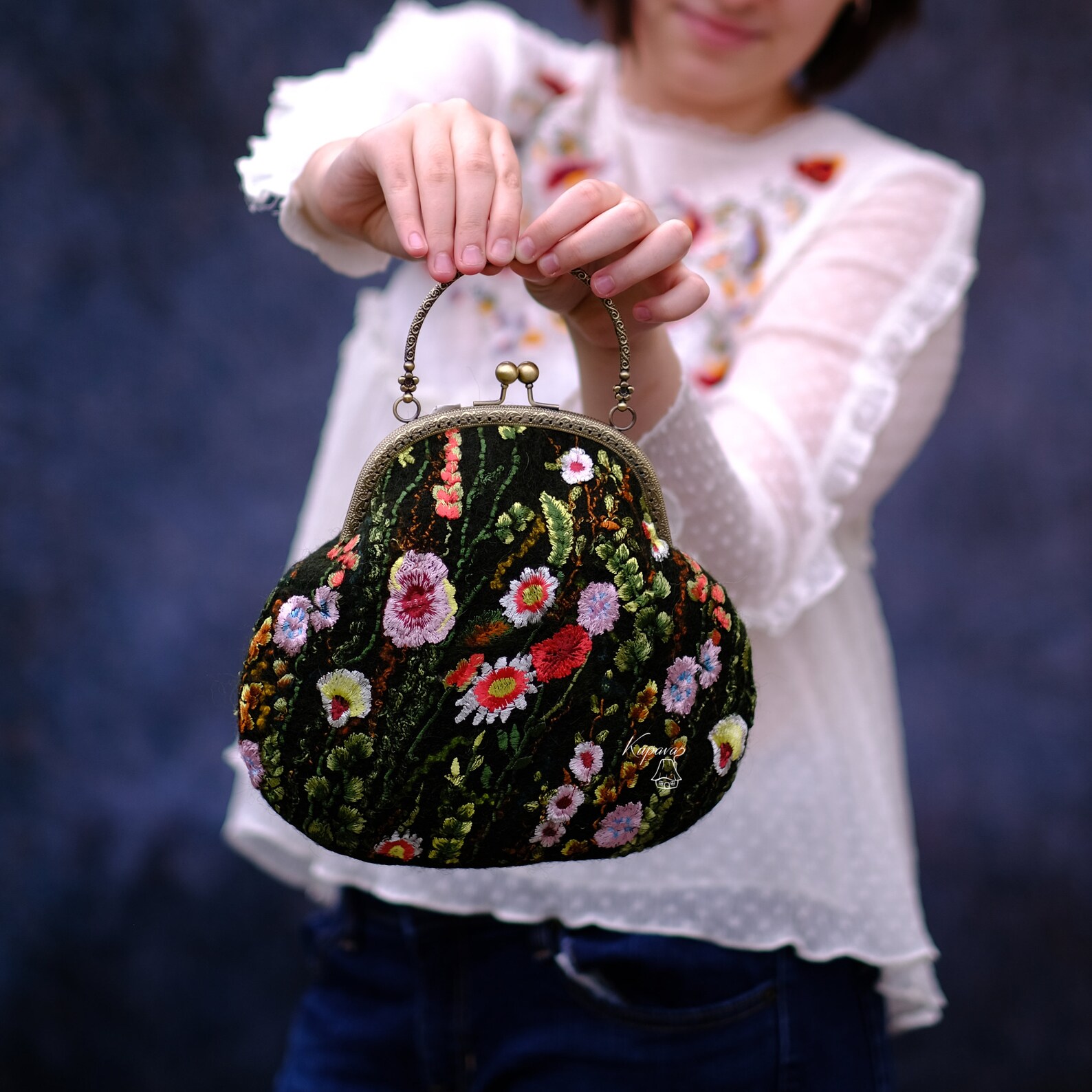 Green Flower Embroidered Felt Handbag With Metal Frame, Kiss Lock Coin ...