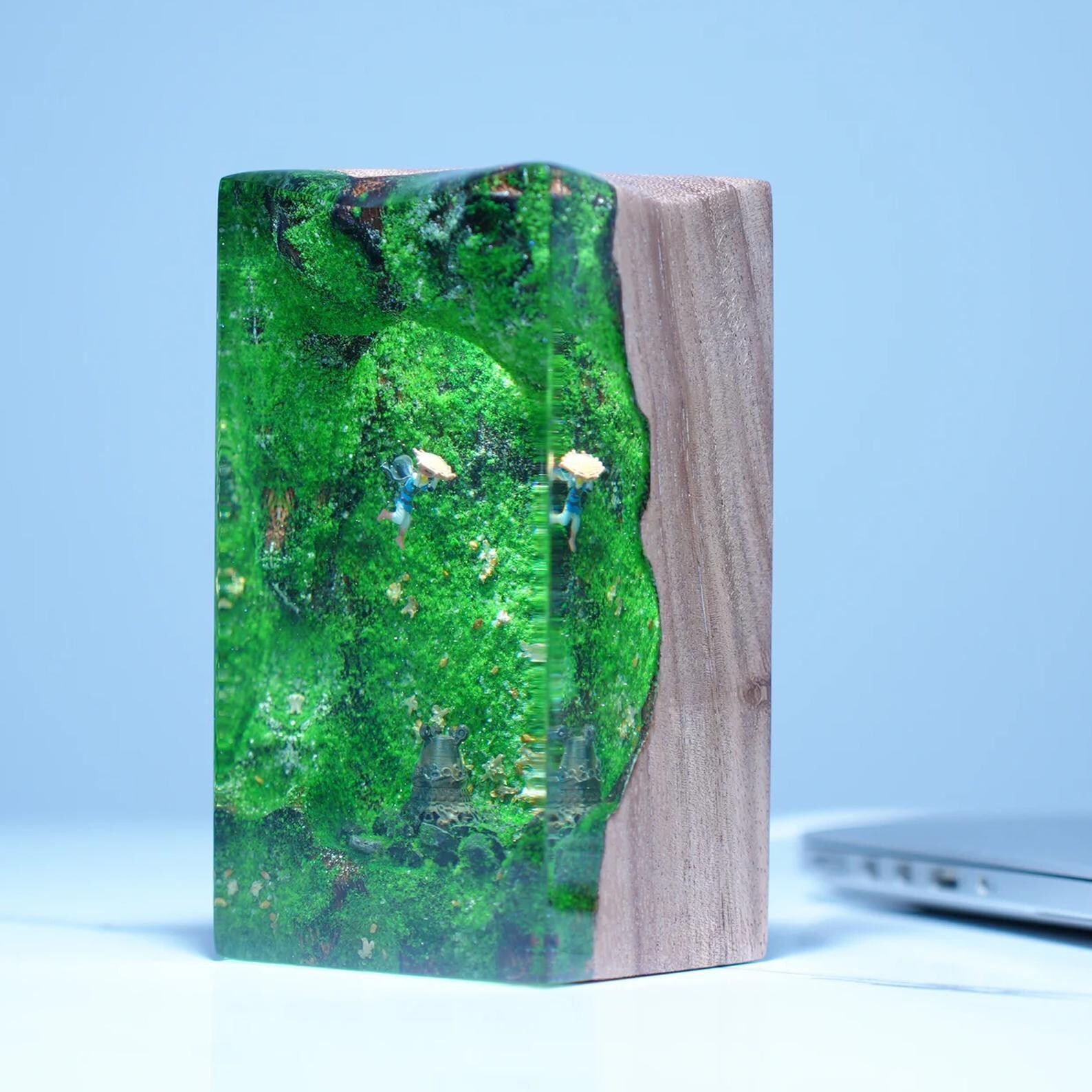 Loz / BOTW Link and the Guardians Night Light - Resin Wood Desk Decor ...