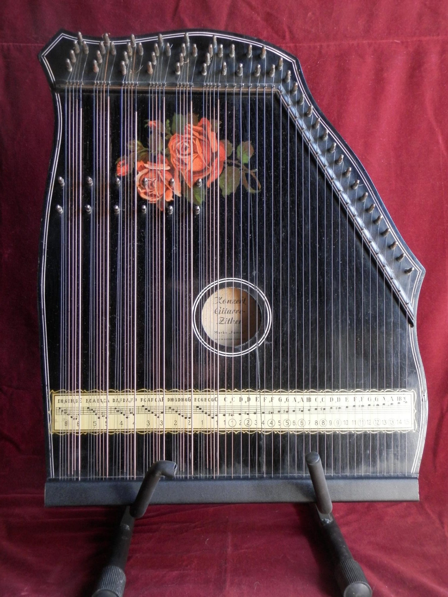 Concert Guitar Zither - 67 strings.