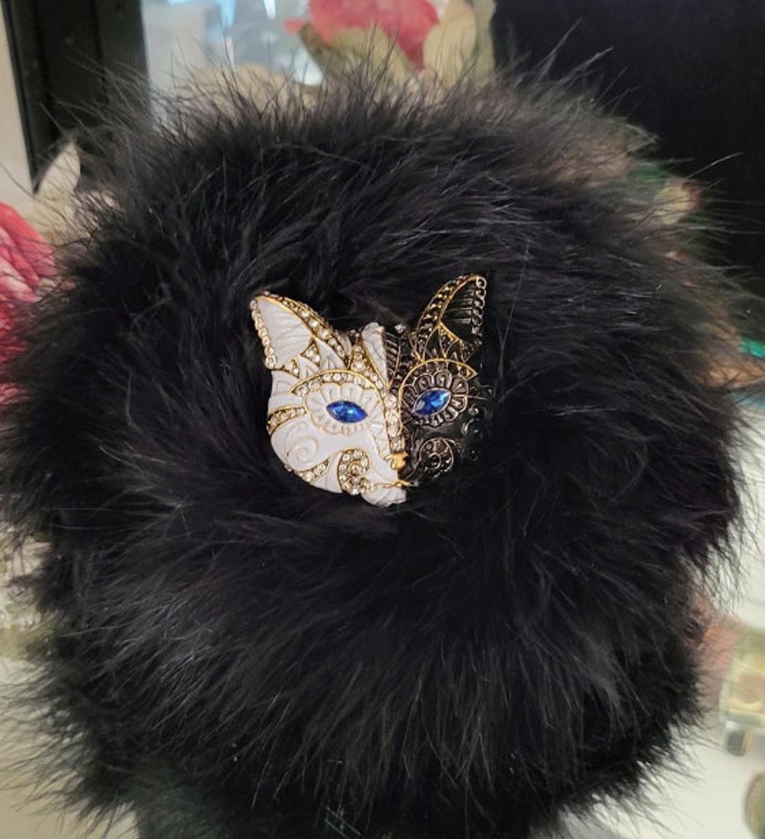 Powder Puff ~ Body Dusting Powder Puff ~ White Fur Puff With Black ...