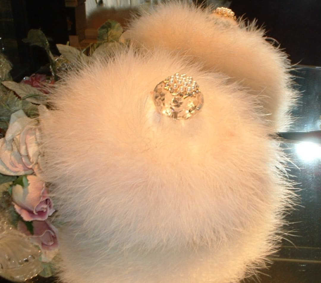 Powder Puff ~ Body Dusting Powder Puff ~ Beige Fur Puff Trimmed in ...