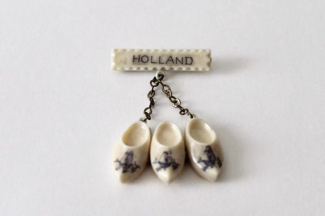 Vintage Holland Clog Plastic Celluloid Brooch. Dutch Trio Miniature ...