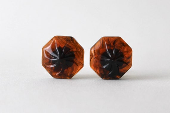 Vintage tortoiseshell octagon swirl pyramid point cli… - Gem