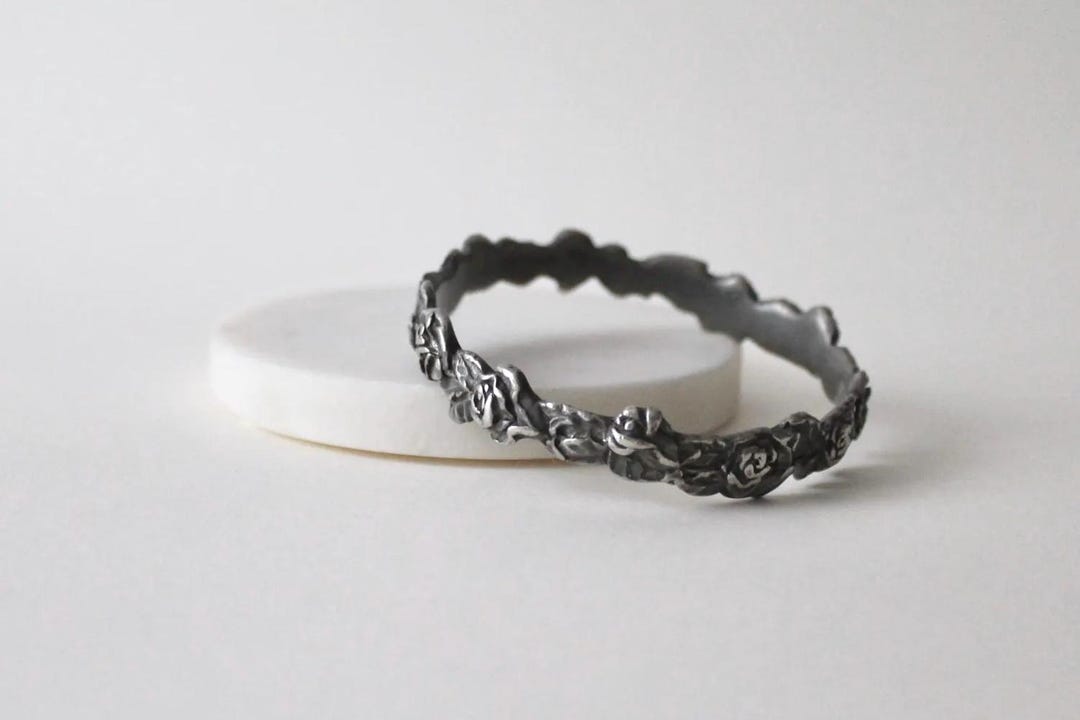 Vintage Seagull Pewter Canada Rose Floral Bangle. Daisy Chain Style ...