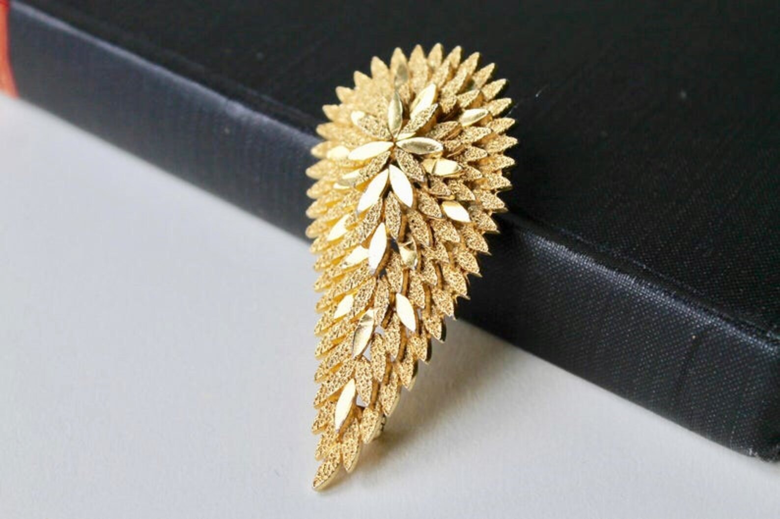 Vintage Sphinx gold tone textured Paisley brooch. Sphinx leaf | Etsy