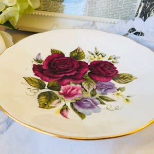 Elizabethan Flowers of the Season Red Roses Teacup and Saucer, Gold ...