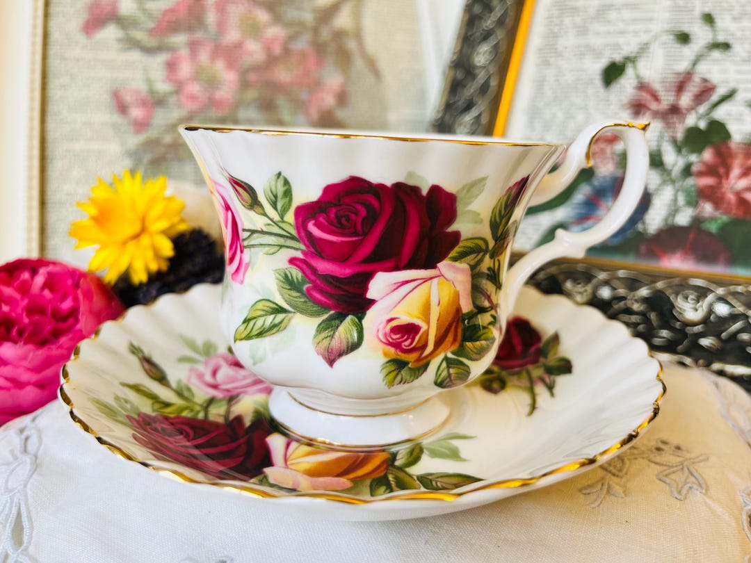 Royal Albert Kings Ransom Teacup and Saucer: Vintage English Roses Tea ...