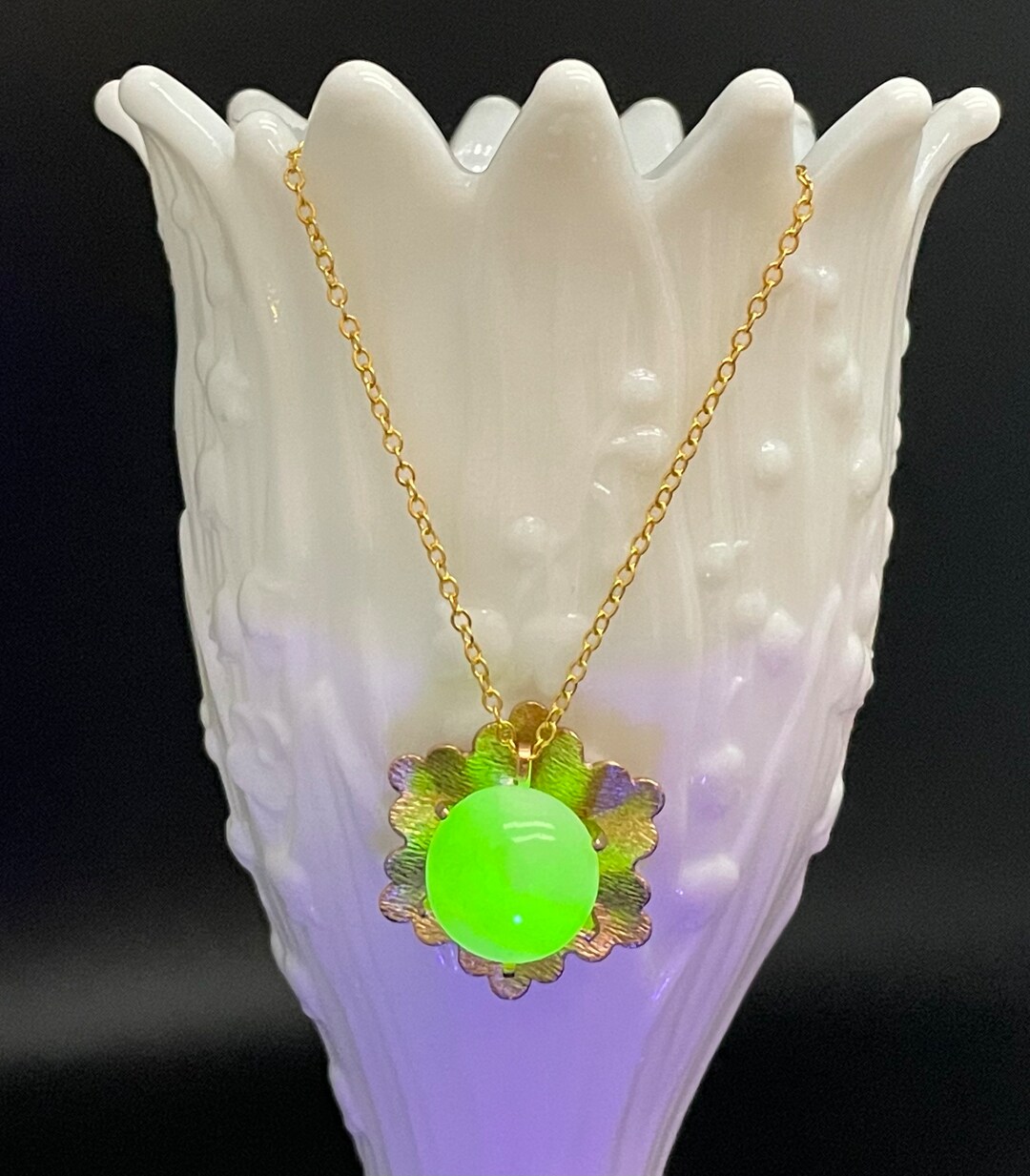 18 Inch Gold Tone Vtg. URANIUM Marble in Flower Pendant Necklace UV ...