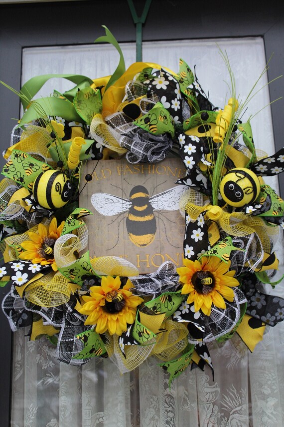Home Décor Wreaths Bee Decor Bumble Bee Wreath Springtime Bee Wreath ...