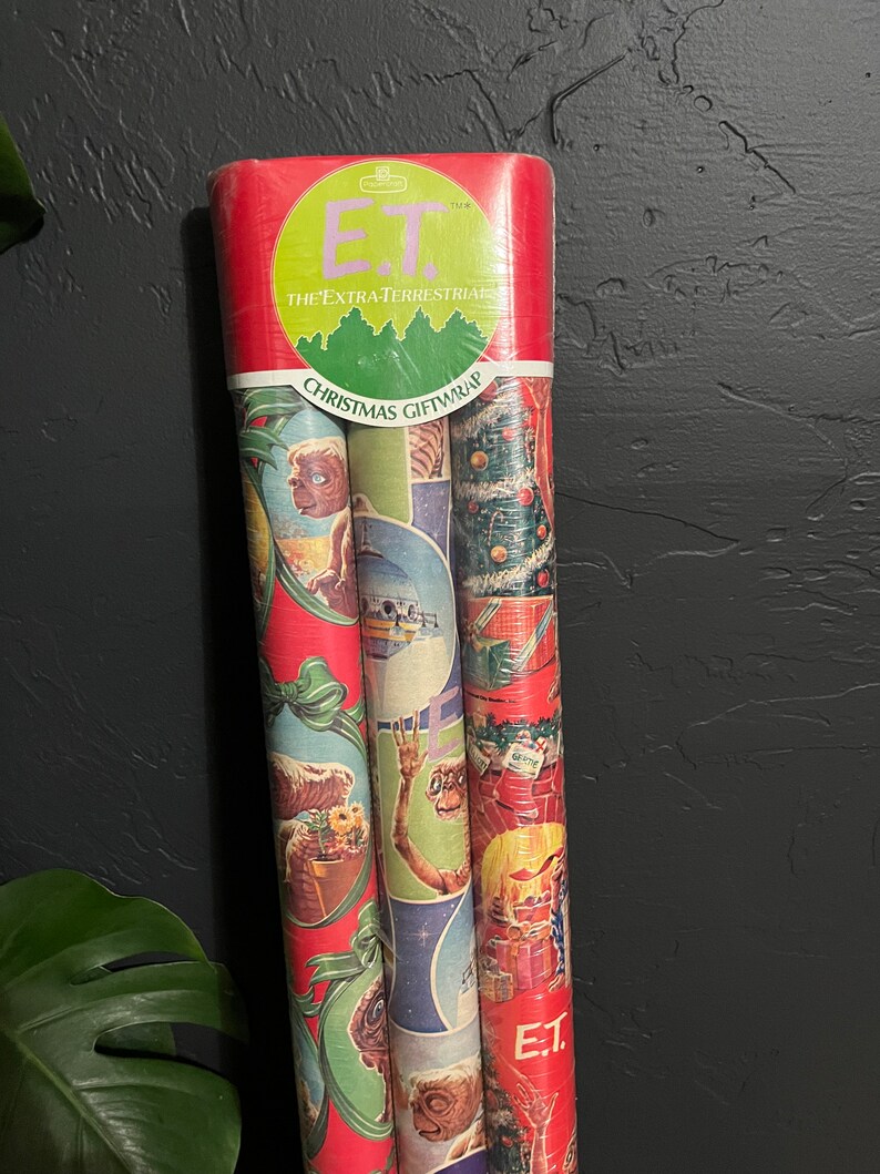 Vintage 1982 E.T. the Extra Terrestrial Christmas Wrap Paper 3 - Etsy