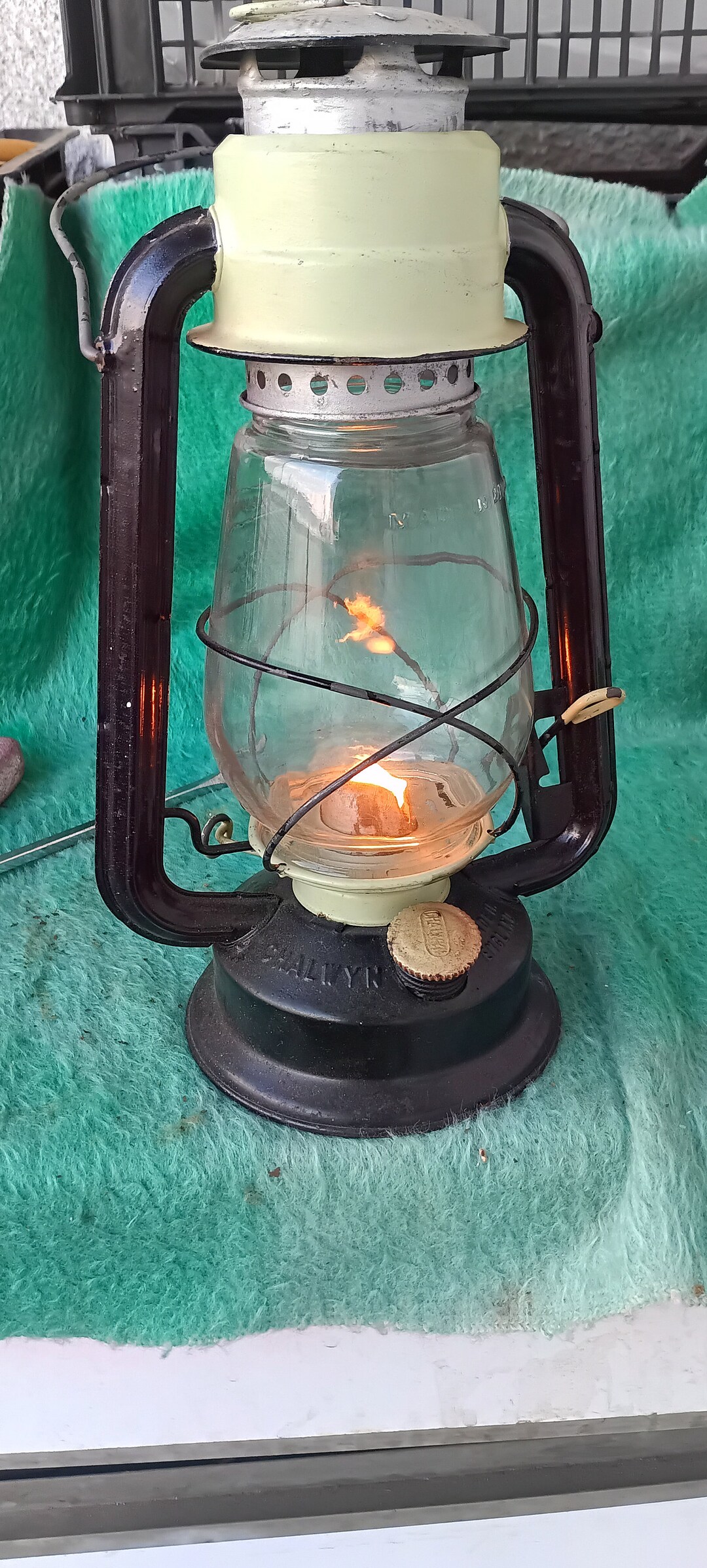 Vintage Chalwyn England Kerosine Lantern Embroised Glass Top Working ...