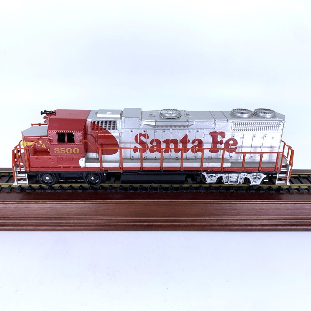HO Scale Life-like GP38-2 Santa Fe 3500 Diesel Locomotive Powered Hong ...