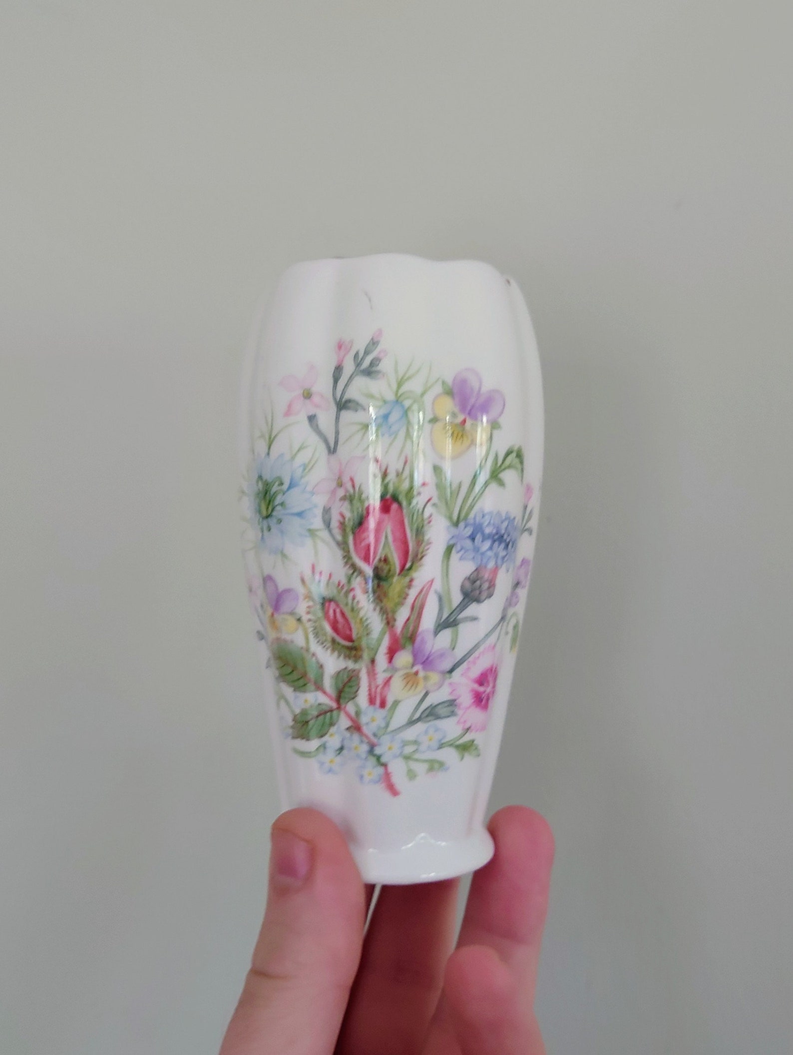 Wild Tudor Aynsley 6" Deco Vase Porcelain Made in England Wild Tudor ...