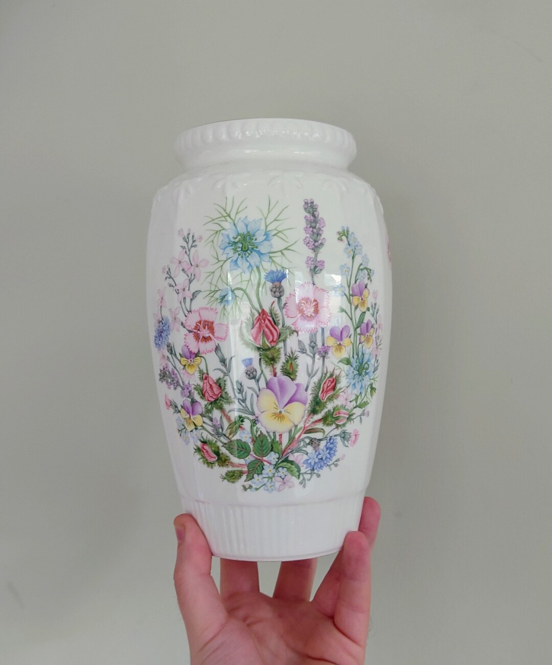 Wild Tudor Aynsley 8'' Georgian Vase Wild Tudor Made in England Wild ...