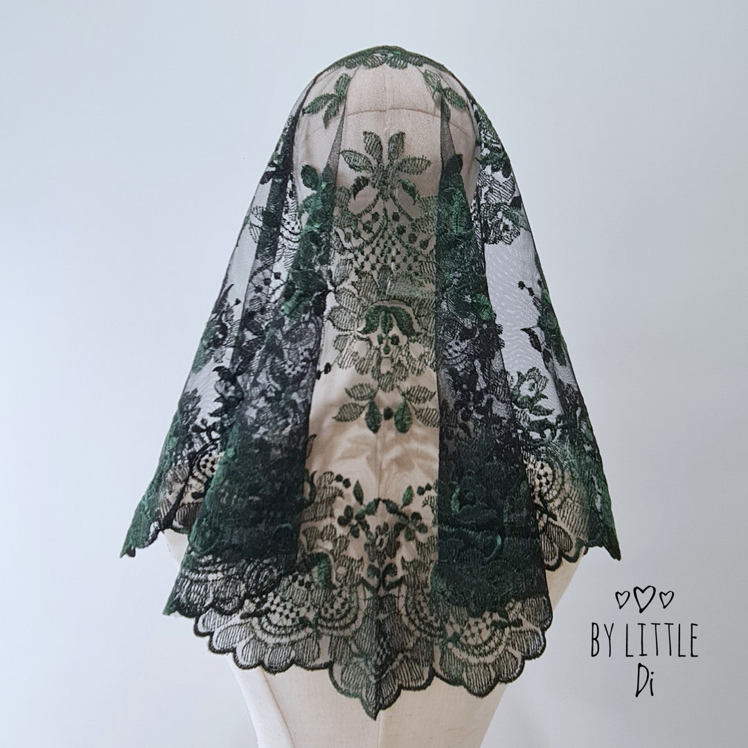 St. Mary Magdalene Traditional Mantilla Chapel Veil for Latin Mass ...
