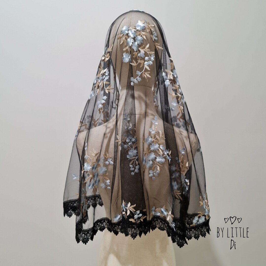 St. Catherine of Siena Shawl Veil, Traditional Mantilla Chapel Veil for ...