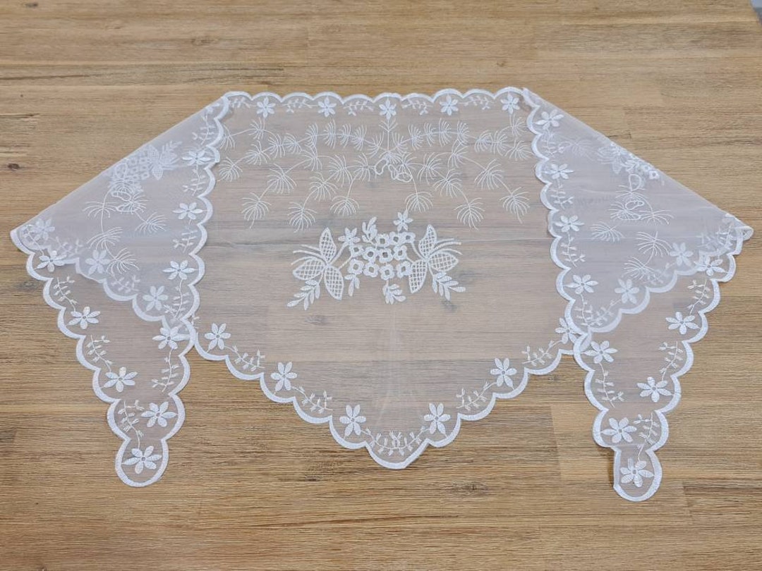 Triangle Traditional Mantilla Chapel Veil for Latin Mass | Catholic ...