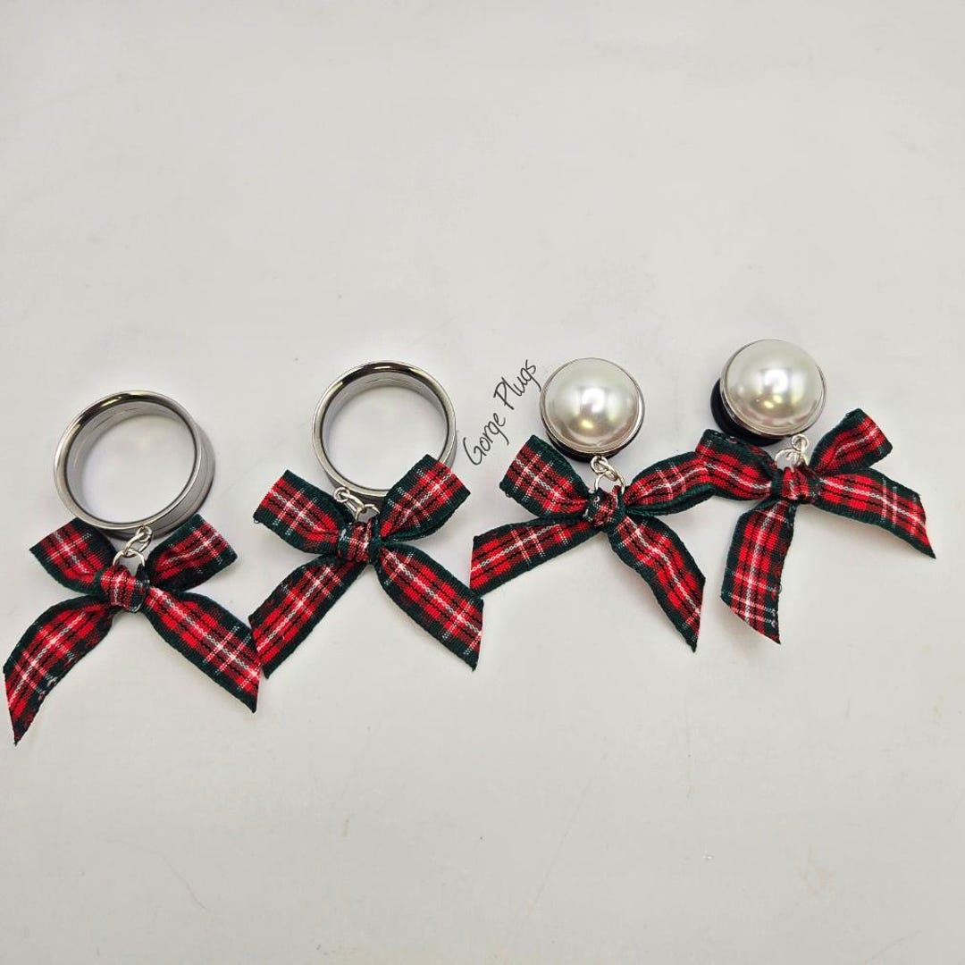 2g-2 " Tartan Cheer Plaid Bow Plug Earrings | Holiday Bow Plugs ...