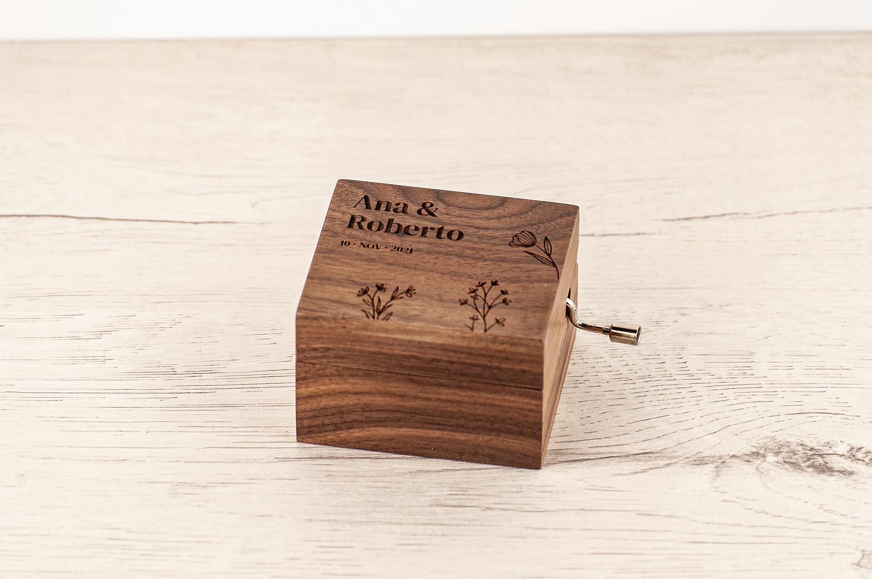 Personalized Music Box Custom Gift for Friends 80 Tunes - Etsy