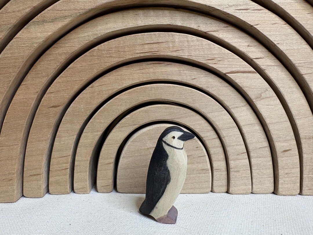 Maple-chinstrap Penguin Figurine, Handmade Carving - Etsy