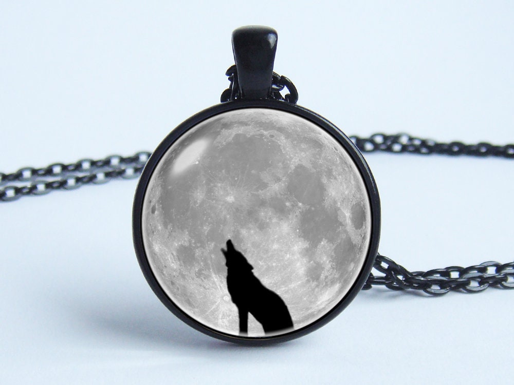 Keychain Grey Moon Howling Wolf Key Chain Lunar Gift Full Moon Keyring ...