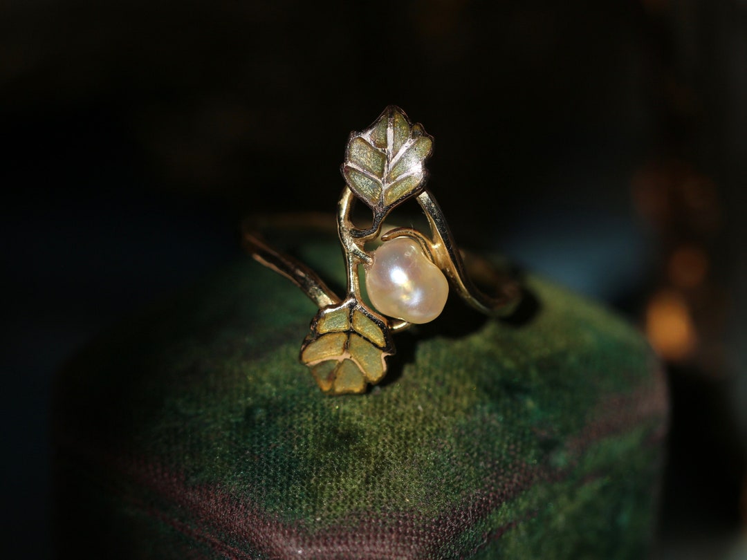 Vintage lalique jewelry store