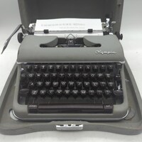 1972, Olympia SM9 Typewriter, Desktop Typewriter, Retro Typewriter ...