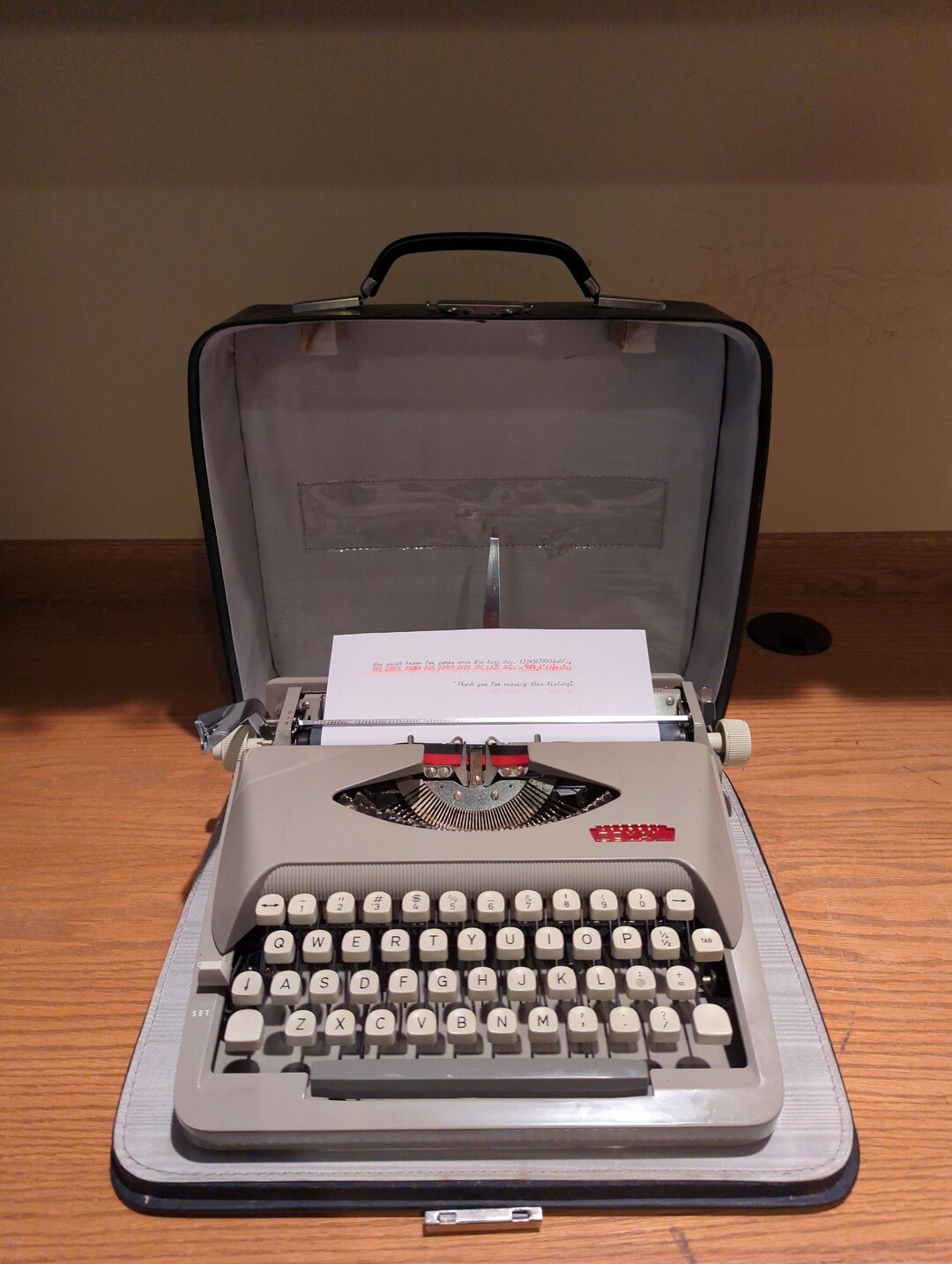 Cursive 1969 Gray Royal Roytab Ultra Portable Typewriter With Case ...