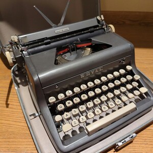 1955 Charcoal Gray Royal Quiet Deluxe Portable Typewriter With Case - Etsy